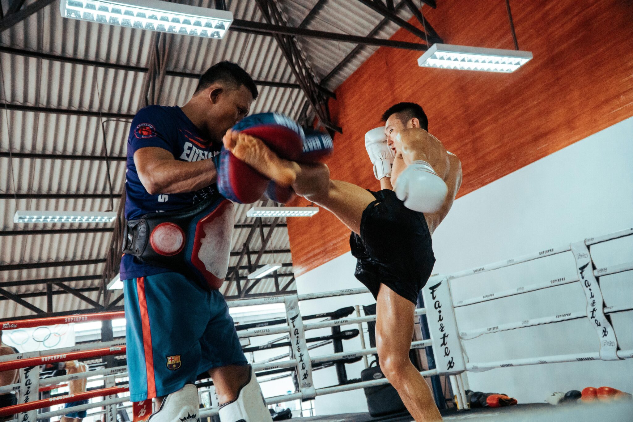 Muay Thai vs. Kickboxing vs. Boxing: What’s the Difference? | TAG Muay Thai
